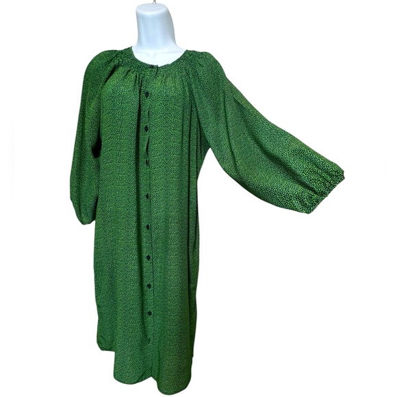 Tucker | Dresses | Tuckernuck Tucker Green Silk Print Button Front ...